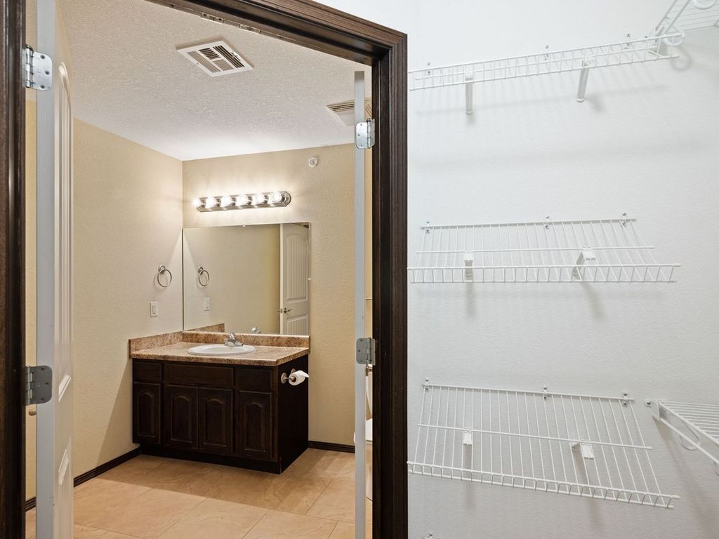 Plaza Apartments - Bell Management